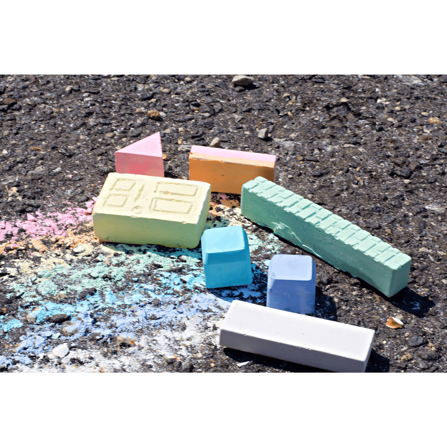 Twee Castle Shaped Chalk Set on Design Life Kids