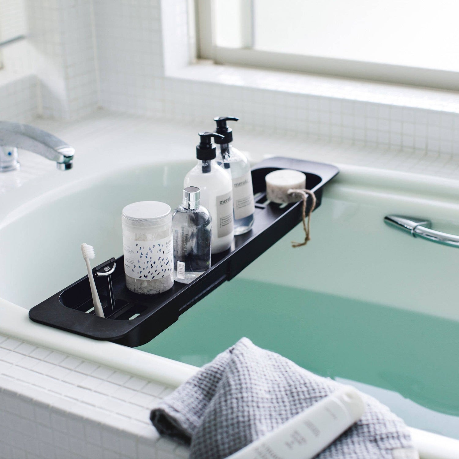 Expandable Bathtub Caddy – Design Life Kids